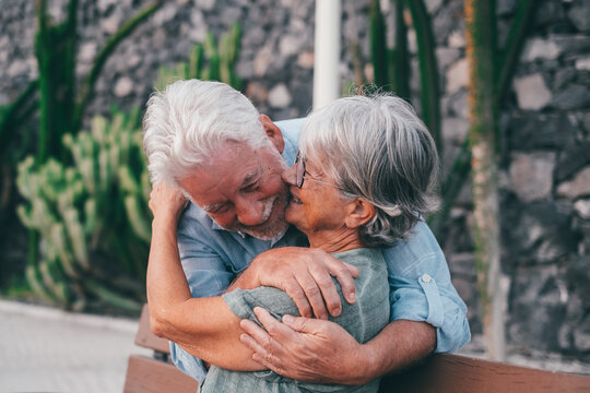 "Pound Hug" Bilder – Durchsuchen 19,237 Archivfotos, Vektorgrafiken und ...