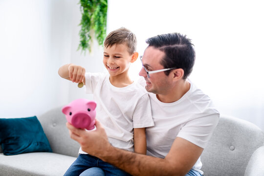 Hog Father Bilder – Durchsuchen 2,050 Archivfotos, Vektorgrafiken und ...