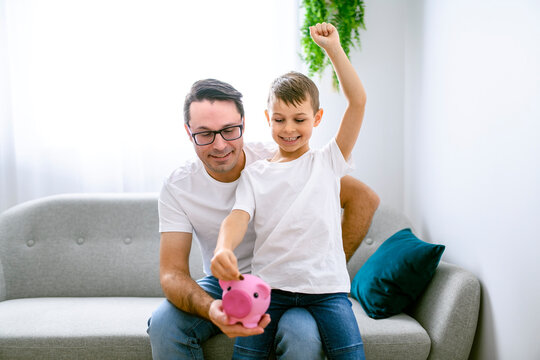 Hog Father Bilder – Durchsuchen 2,050 Archivfotos, Vektorgrafiken und ...