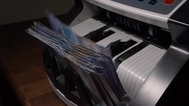 "Currency Counting Machine" Images – Browse 370 Stock Photos, Vectors ...