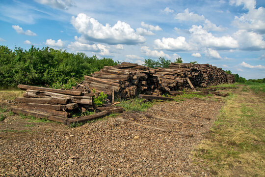 "Railway Sleepers" Images – Browse 664 Stock Photos, Vectors, and Video ...