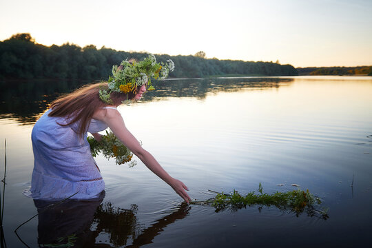 Kupalo Bilder – Durchsuchen 3,611 Archivfotos, Vektorgrafiken und ...