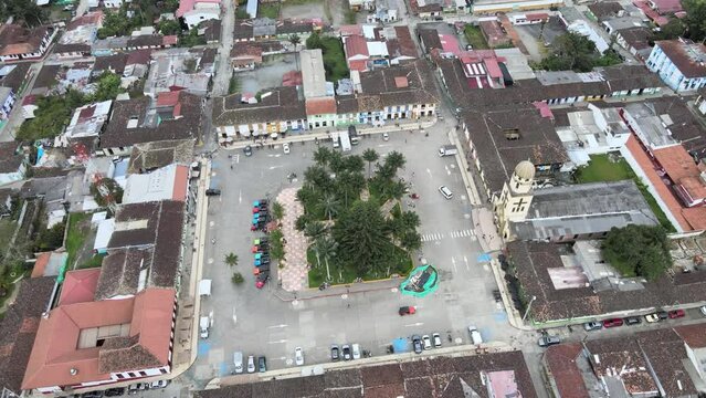 Quindio Bilder – Durchsuchen 3,446 Archivfotos, Vektorgrafiken und ...