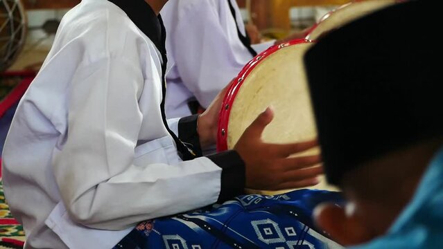 Imagens de Rebana – Explore Fotografias do Stock, Vetores e Vídeos de ...
