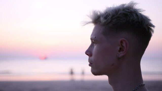 รูปภาพRueful – เลือกดูภาพถ่ายสต็อก เวกเตอร์ และวิดีโอ3,676 | Adobe Stock