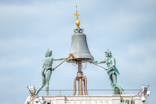 "Big Bell" Bilder – Durchsuchen 339 Archivfotos, Vektorgrafiken und ...