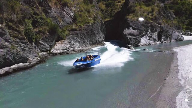 "Jet Boat" Bilder – Durchsuchen 2,676 Archivfotos, Vektorgrafiken und ...