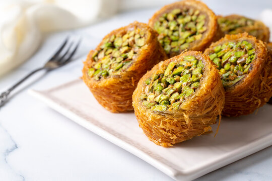 Kadaifi bilder – Bläddra bland 6,905 stockfoton, vektorer och videor ...