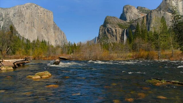 Merced River」の写真素材 | 6,755件の無料イラスト画像 | Adobe Stock