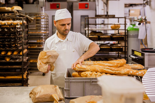 Bagare bilder – Bläddra bland 986,544 stockfoton, vektorer och videor ...