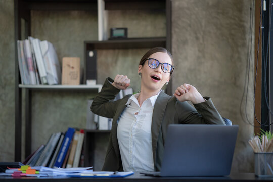 Sunnily bilder – Bläddra bland 11,769 stockfoton, vektorer och videor ...