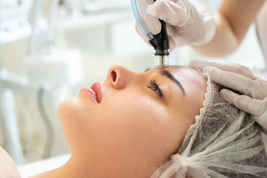 Hydrafacial Images – Browse 1,200 Stock Photos, Vectors, and Video ...