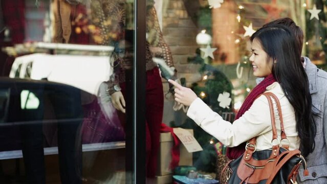 Imágenes de "Window Shopping": descubre bancos de fotos, ilustraciones ...
