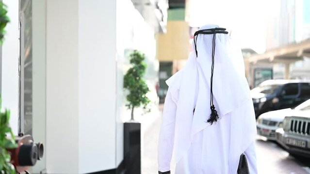 "Arab Man" Images – Browse 2,676 Stock Photos, Vectors, and Video ...