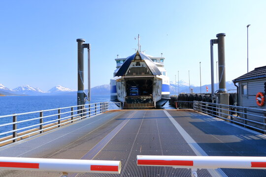 Lodingen bilder – Bläddra bland 147 stockfoton, vektorer och videor ...