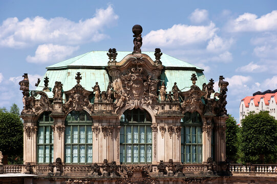 Wallpavillon Bilder – Durchsuchen 14,106 Archivfotos, Vektorgrafiken ...