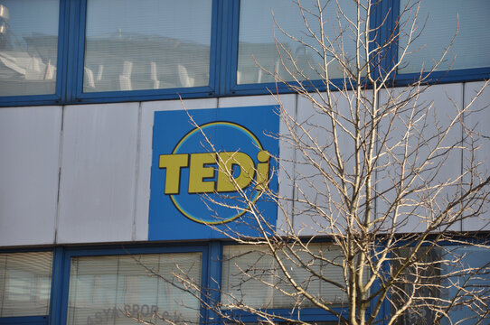 Tedi bilder – Bläddra bland 2,836 stockfoton, vektorer och videor | Adobe Stock