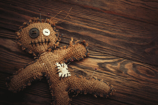 Voodoo-Puppen-Bilder: Stock-Fotos & -Videos. | Adobe Stock