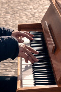 Fingerbreadth Bilder – Durchsuchen 169,530 Archivfotos, Vektorgrafiken ...