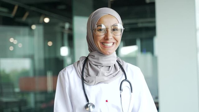 Muslim Doctor Images – Browse 31,980 Stock Photos, Vectors, and Video ...