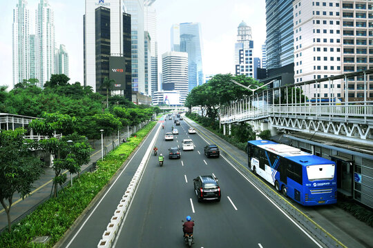 รูปภาพTransjakarta – เลือกดูภาพถ่ายสต็อก เวกเตอร์ และวิดีโอ274 | Adobe ...