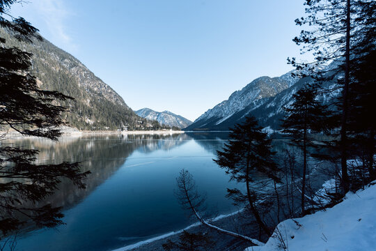 Afbeeldingen over Plansee – Blader in stockfoto's, vectoren en video's ...
