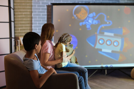 Parent Watching Movies With Kids Images – Browse 5,506 Stock Photos ...