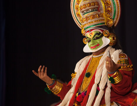 Kathakali Images – Browse 5,450 Stock Photos, Vectors, and Video ...