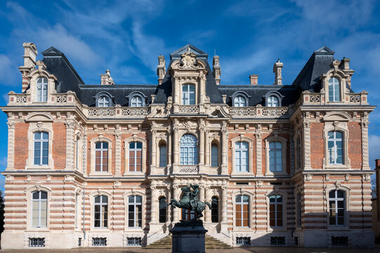 "French Architecture" Images – Browse 2,297 Stock Photos, Vectors, and ...