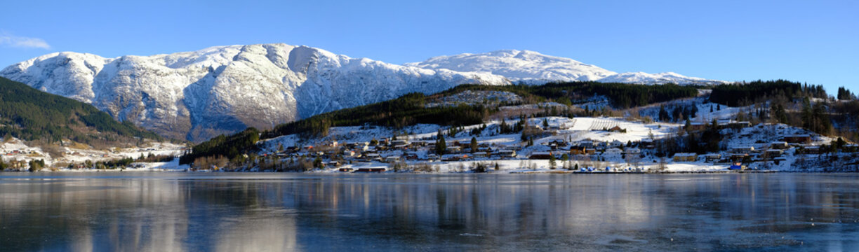 Ulvik Bilder – Durchsuchen 406 Archivfotos, Vektorgrafiken und Videos ...