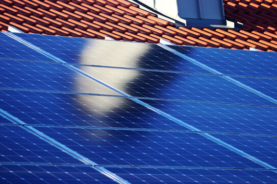 Photovoltaikmodule-Bilder: Stock-Fotos & -Videos. | Adobe Stock