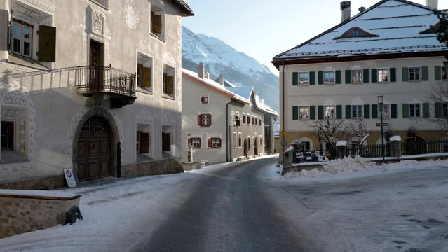 「Zuoz」の写真素材 | 351件の無料イラスト画像 | Adobe Stock