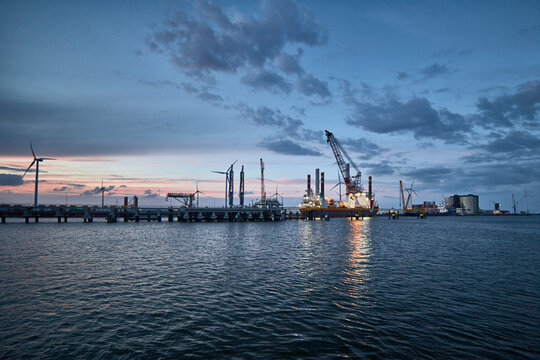"Port Bilder – Durchsuchen 1,866,713 Archivfotos, Vektorgrafiken und ...