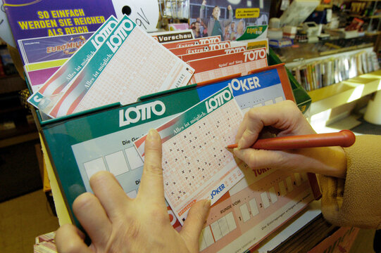 Zahlenlotto Billeder – Gennemse 264 stockfotos, vektorer og videoer ...