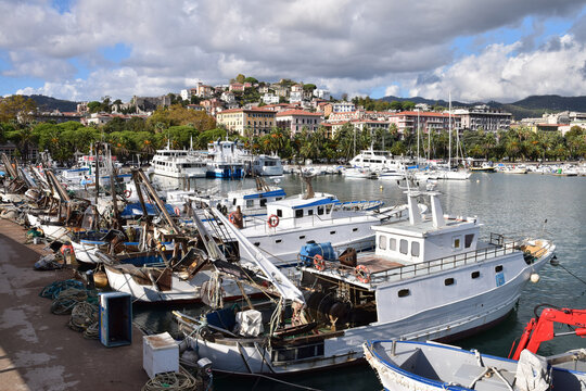 Alexis BORG photos, images, assets | Adobe Stock