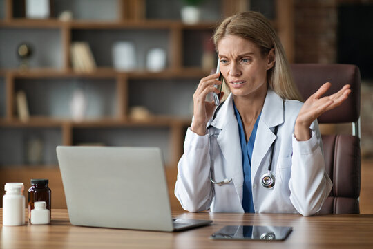 Hospital Check In Desk Images – Browse 11,119 Stock Photos, Vectors ...