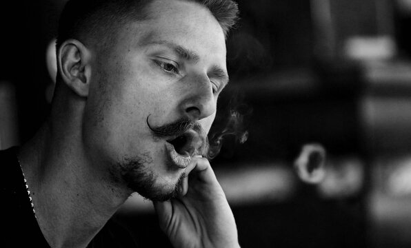"Smoke Ring" Bilder – Durchsuchen 1,092 Archivfotos, Vektorgrafiken und ...