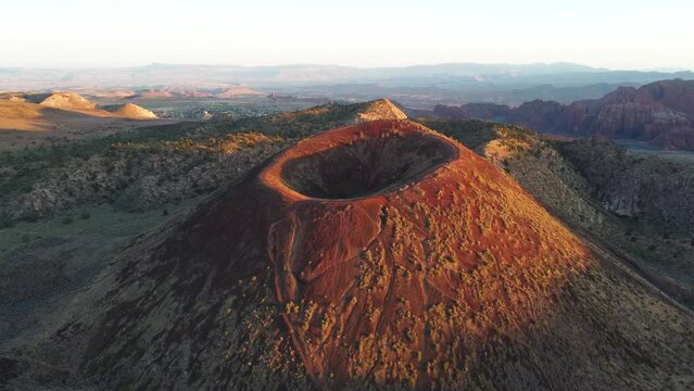 "Volcano Peak" Billeder – Gennemse 100 stockfotos, vektorer og videoer ...