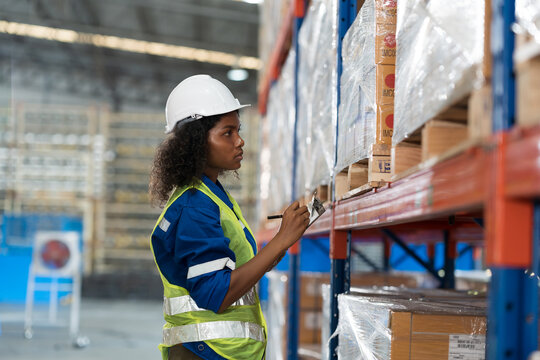 Storeman Bilder – Durchsuchen 2,410 Archivfotos, Vektorgrafiken und ...