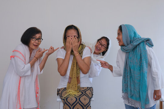 Cucu bilder – Bläddra bland 135 stockfoton, vektorer och videor | Adobe ...