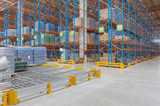 "Distribution Warehouse" Images – Browse 21,361 Stock Photos, Vectors ...