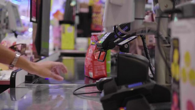 Kassieren Bilder – Durchsuchen 132,856 Archivfotos, Vektorgrafiken und ...