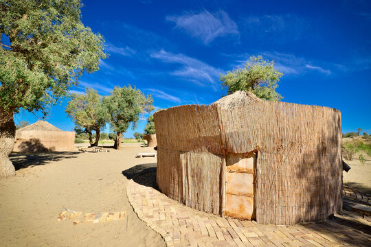 Tarimbecken Bilder – Durchsuchen 337 Archivfotos, Vektorgrafiken und ...