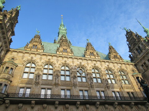 "Hamburger Rathaus" Images – Browse 790 Stock Photos, Vectors, and ...