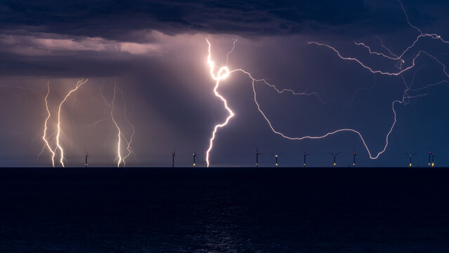 รูปภาพTonnerre – เลือกดูภาพถ่ายสต็อก เวกเตอร์ และวิดีโอ965 | Adobe Stock