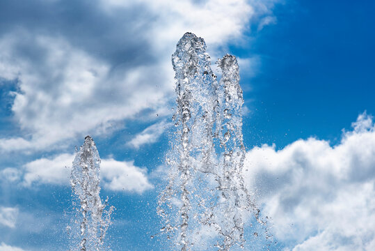 Spruzzi Bilder – Durchsuchen 1,995 Archivfotos, Vektorgrafiken und ...