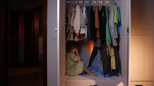 "Hide And Seek" Images – Browse 56,918 Stock Photos, Vectors, and Video ...