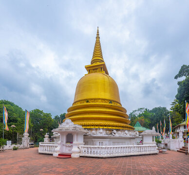 รูปภาพDhammacakka – เลือกดูภาพถ่ายสต็อก เวกเตอร์ และวิดีโอ3,248 | Adobe ...