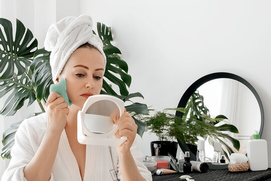 "Face Massage" Immagini - Sfoglia 4,130 foto, vettoriali e video Stock ...