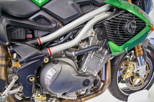 รูปภาพBenelli – เลือกดูภาพถ่ายสต็อก เวกเตอร์ และวิดีโอ329 | Adobe Stock